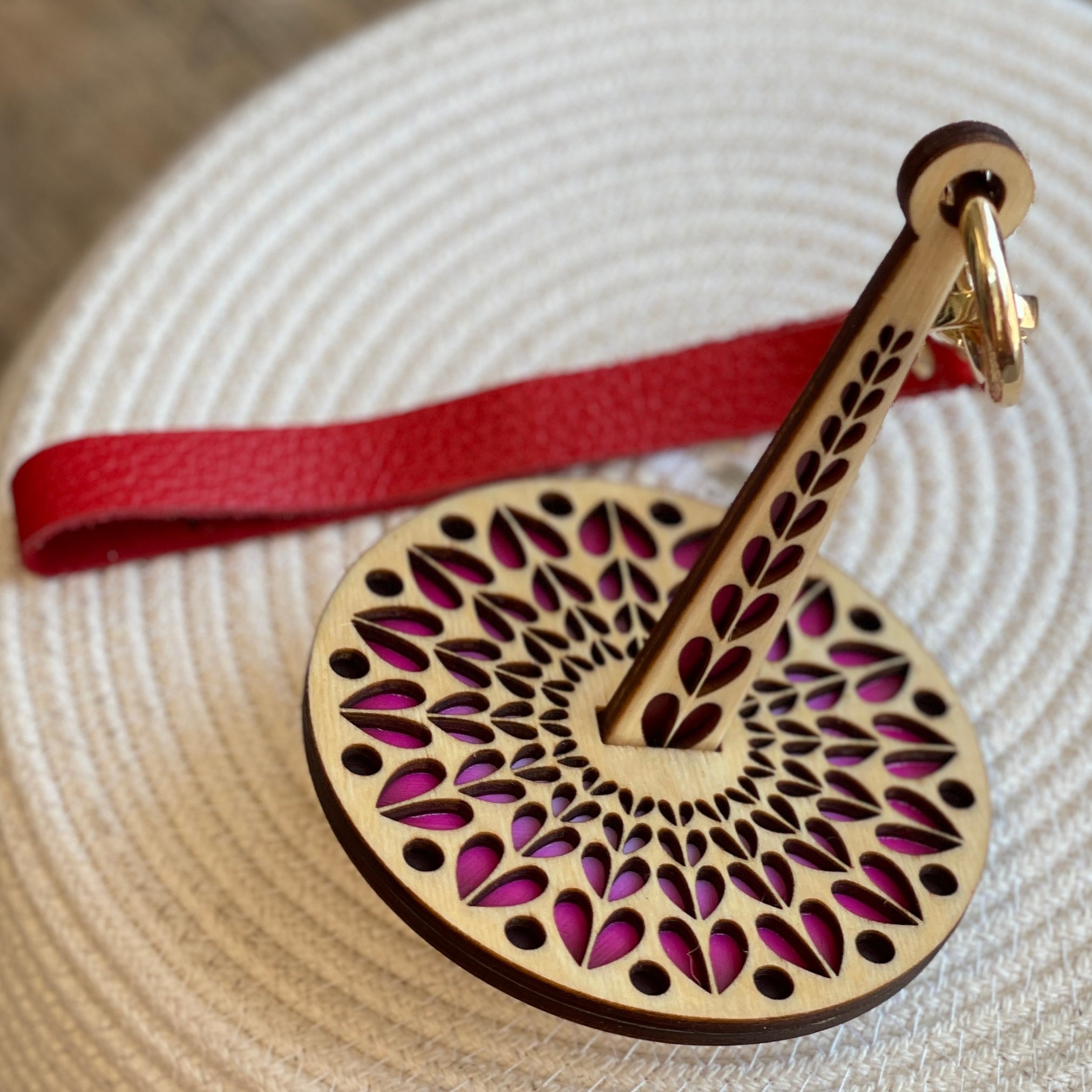 Mini Minder by Lemonwood — Cashmere Goat